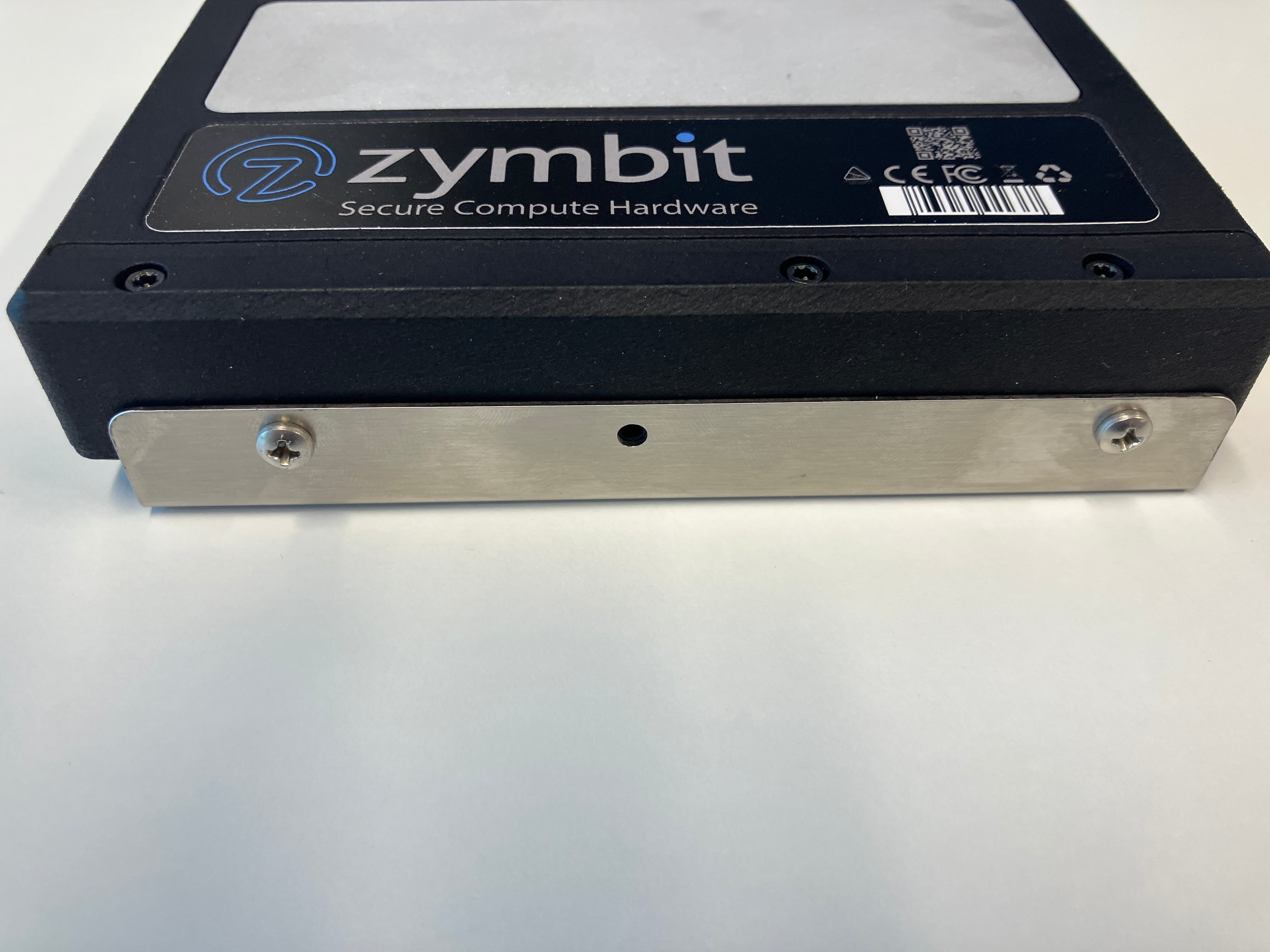 Secure Edge Node | Universal Mounting Bracket – zymbit